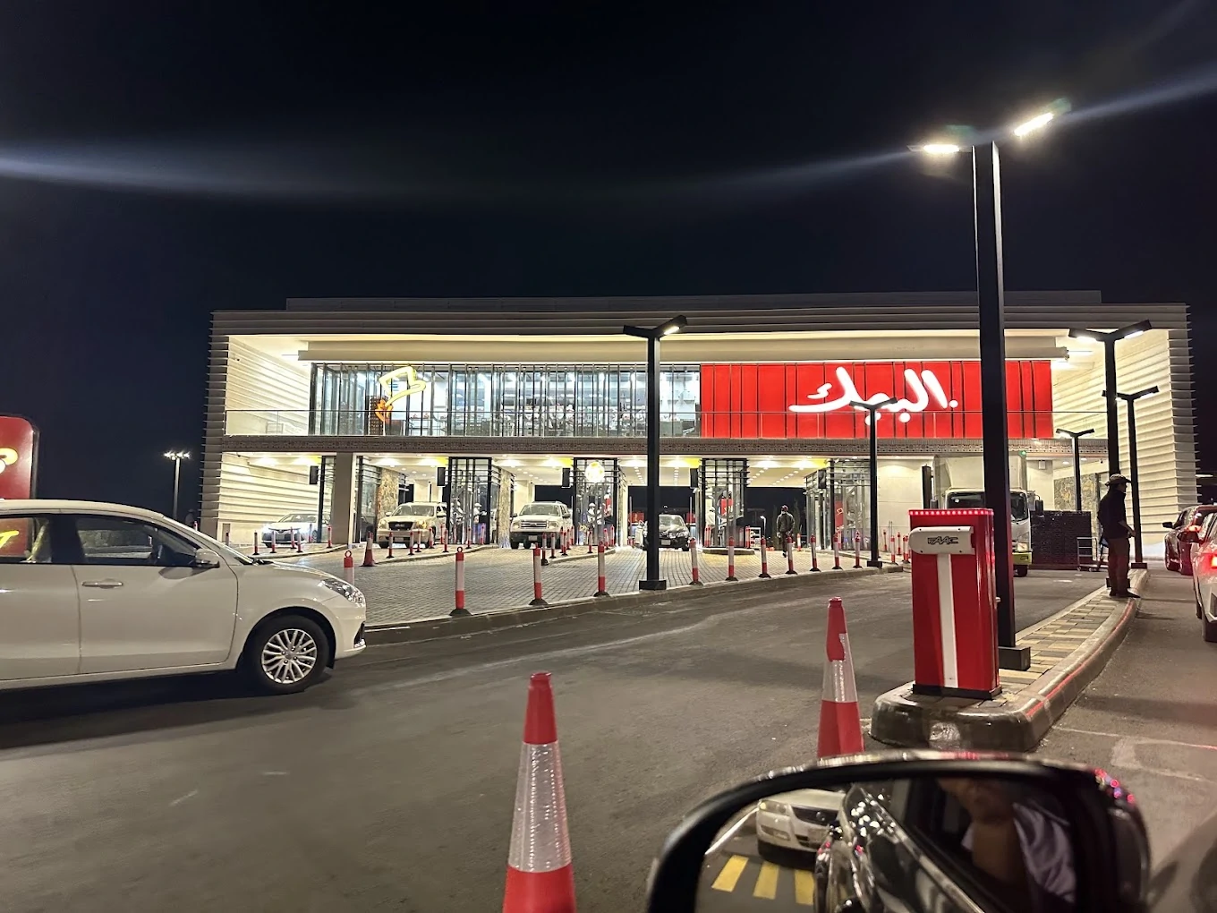 Albaik Riyadh: Best Locations And Top Delicious Menu